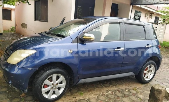 Buy used toyota ist blue car in dar es salaam in dar es salaam - cartanzania