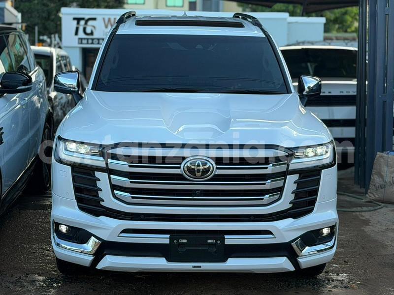 Buy used toyota land cruiser white car in dar es salaam in dar es ...